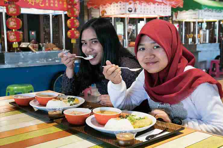 Why Has Halal Food Become Popular Among Non-Muslims? - The Halal Times